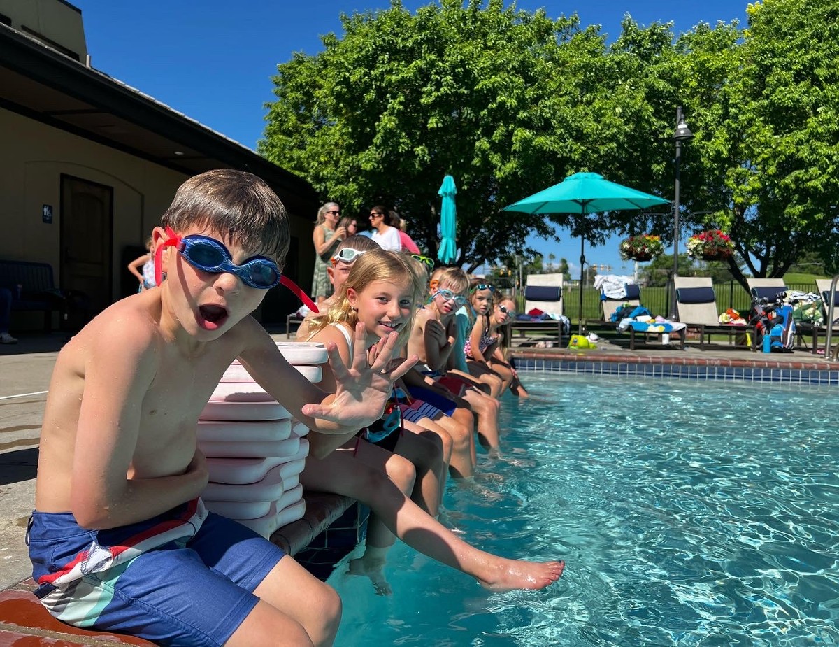 Columbine Country Club Swim and Dive Home