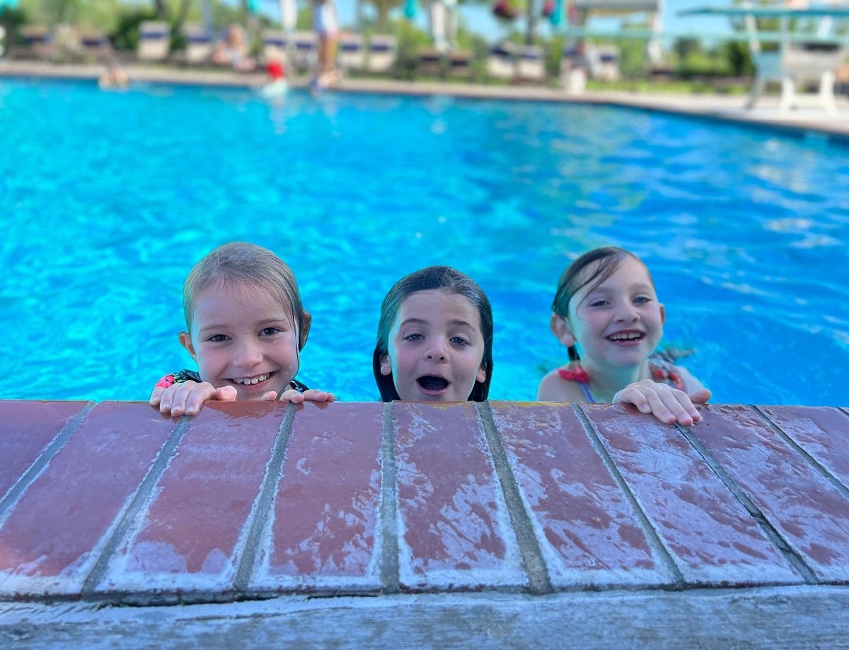 Columbine Country Club Swim and Dive Home