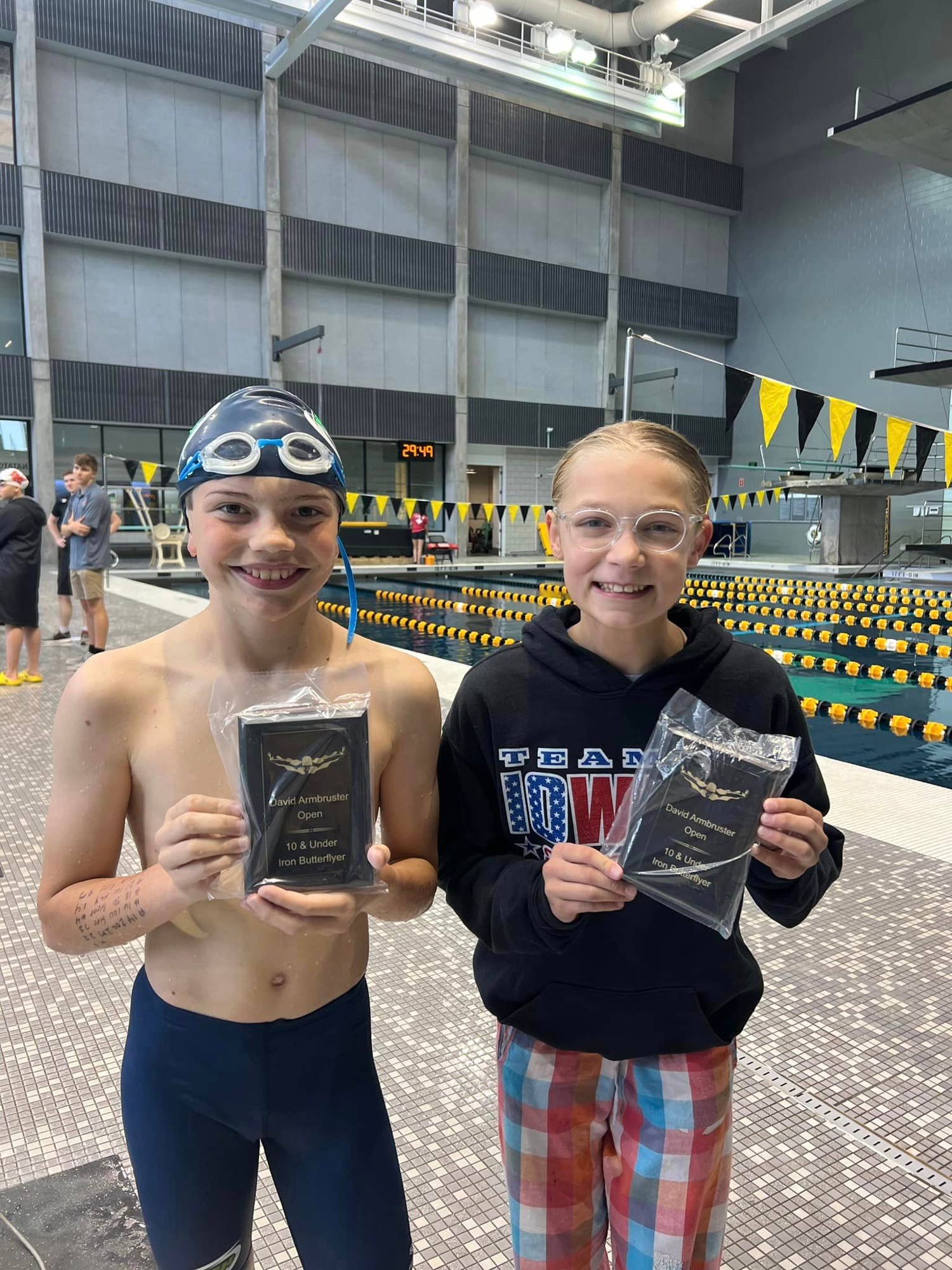 Dubuque Area Swimmin' Hurricanes Home