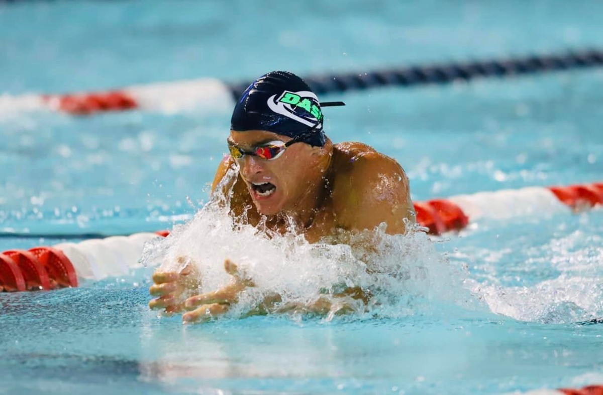 Dubuque Area Swimmin' Hurricanes Home