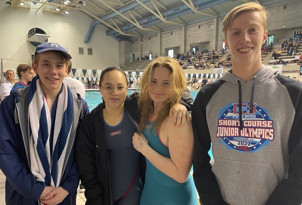 WWSC Swimmers at Senior Zones in Federal Way